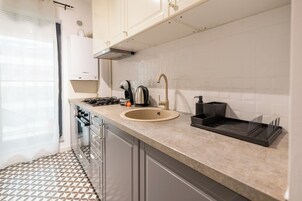 Estúdio Superior | Cozinha privada | Um frigorífico/congelador grande, um forno, uma placa de cozinha