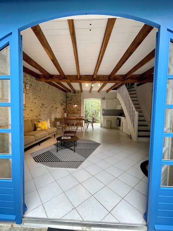 Flore (Vive Le Vert)\n\nat Vive Le Vert We Believe Holidays Are Precious. - Dordogne