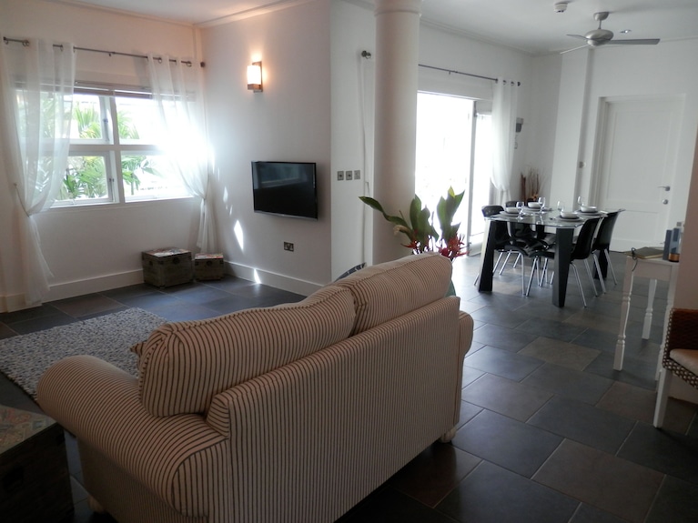 Luxury One Bed Apartment In Marina Bay Marina, With Free Zoetry Hotel Access! - 聖露西亞