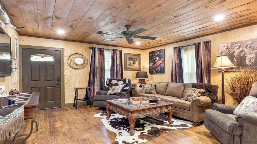 Stockyards Cowboy Lodge - 1/8 Mi To Stockyards-sleeps Up To10-add 11 Next Door! - Fort Worth, TX