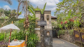 Fachada da propriedade