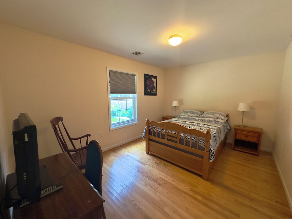 Charming 2-bedroom Apartment With Ac And Wifi In Fabulous Scotch Plains - Edison