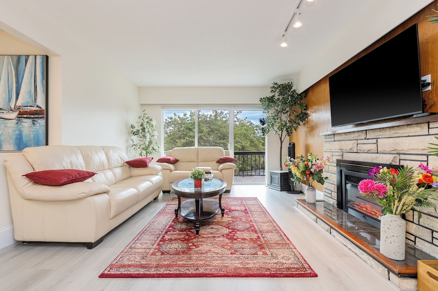 Clean And Cozy Vancouver Getaway - 列治文