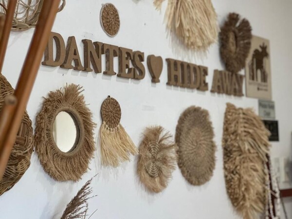 Dantes Hideaway - Malay