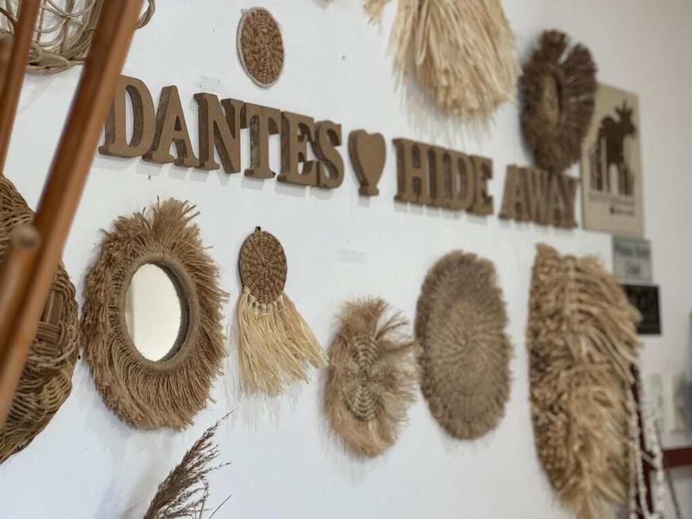 Dantes Hideaway - Malay