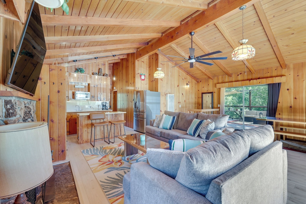Peaceful Wooden Cabin, 2 Mi To Bass Lake! - North Fork, CA