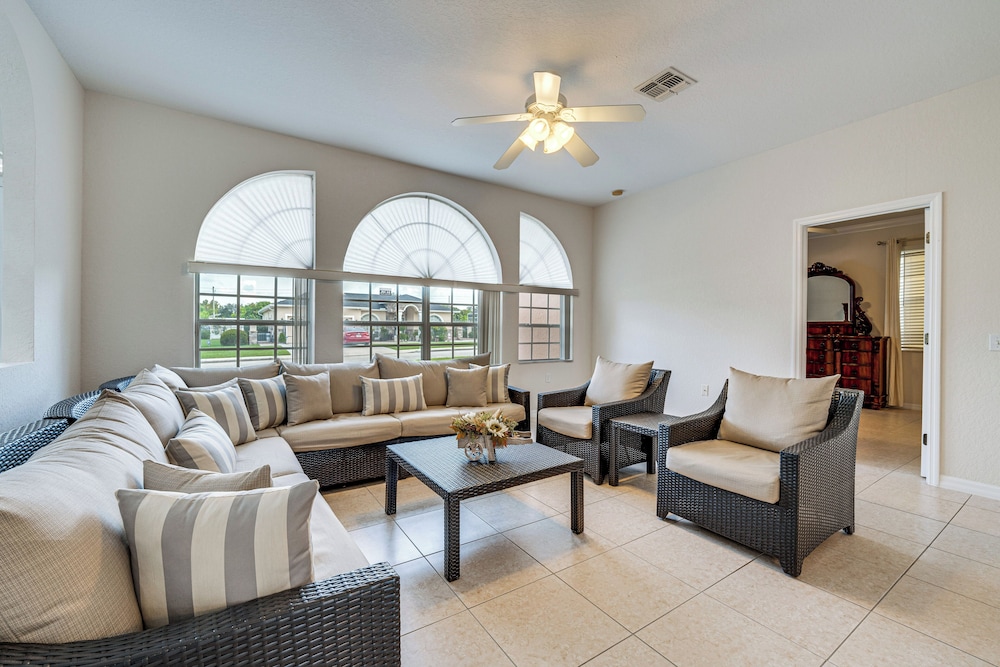 Near Golf: Elegant Haines City Home W/ Pool! - Davenport, FL