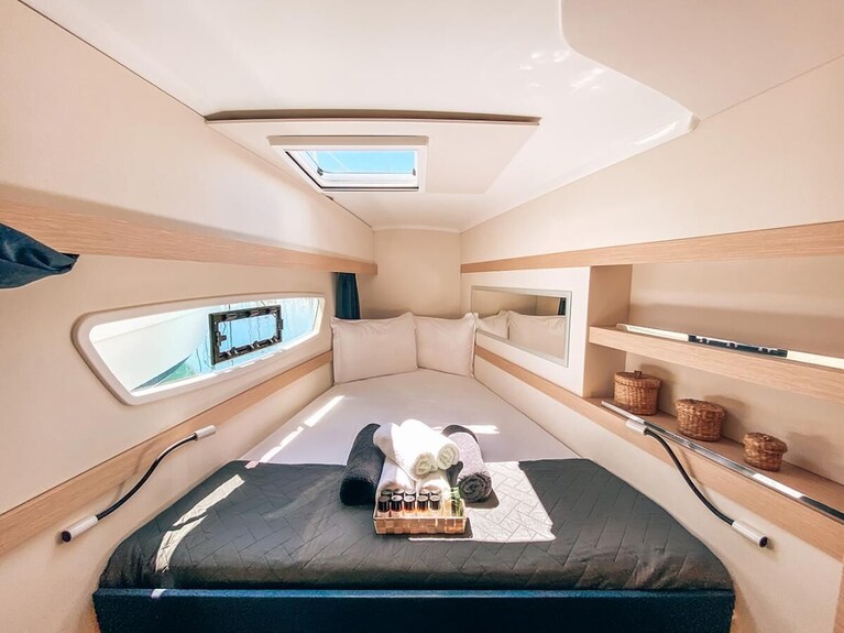 Luxurious 40' Sailing Yacht Located In A Beautiful Resort! Vrbo New Offer! - Key West, FL