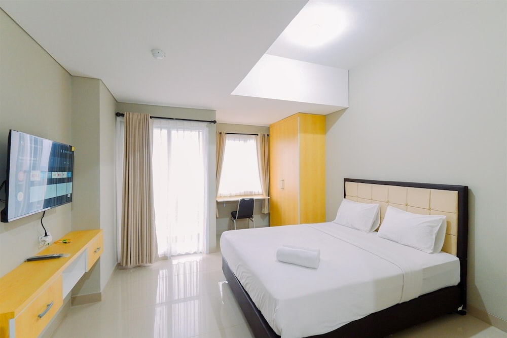 Homey Studio At Lrt City Sentul - Royal Sentul Park Apartment - Bogor