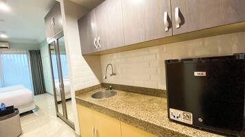 Estúdio | Cozinha privada | Minifrigorífico, uma placa de cozinha, uma panela elétrica de arroz