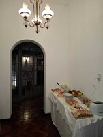 Pequeno-almoço tipo buffet diário incluído 