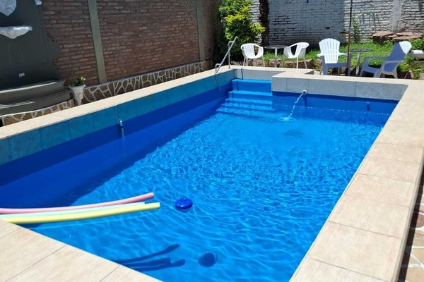 Piscina externa sazonal