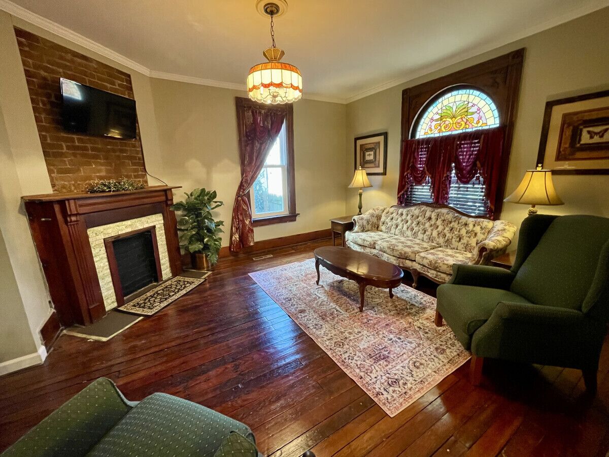 Historic Home Within Walking Distance Of Downtown Harmar & Marietta - Marietta, OH