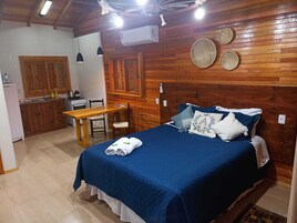 Apartamento, varanda | 1 quarto, Wi-Fi de cortesia