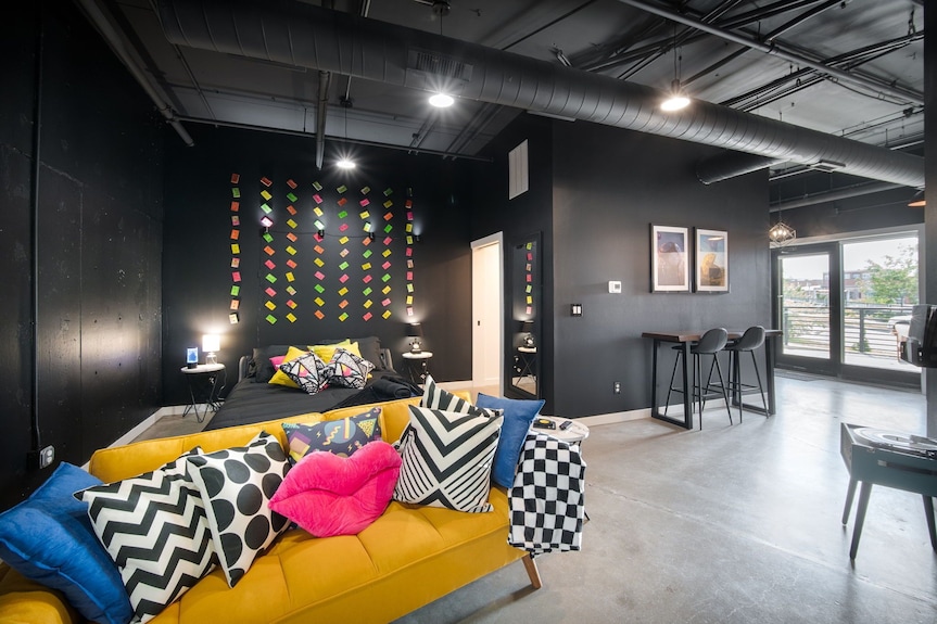 Retro Loft In Downtown Des Moines With Terrace, Free Parking, Gym, Wells Fargo - Des Moines, IA