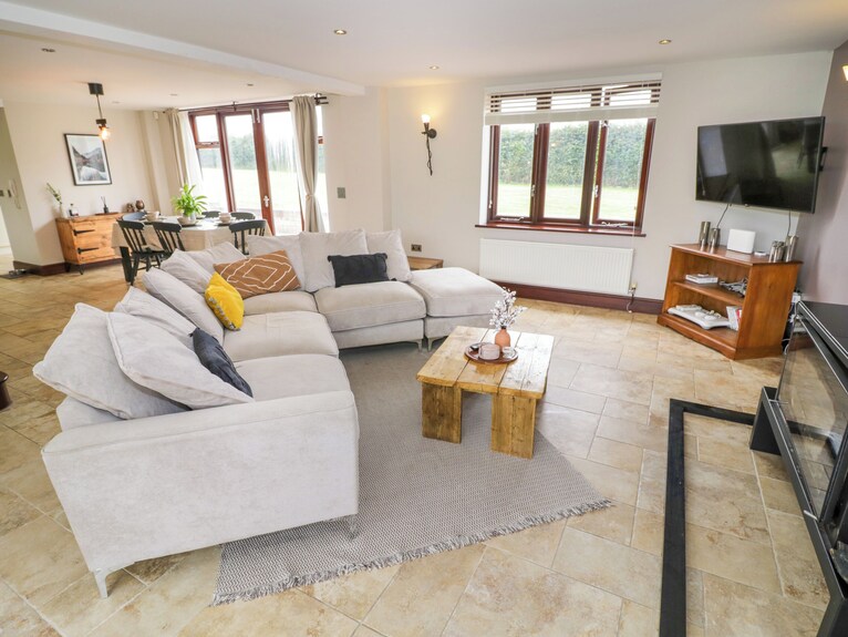 Little Acre, Pet Friendly, With Open Fire In Harvington - Gloucestershire
