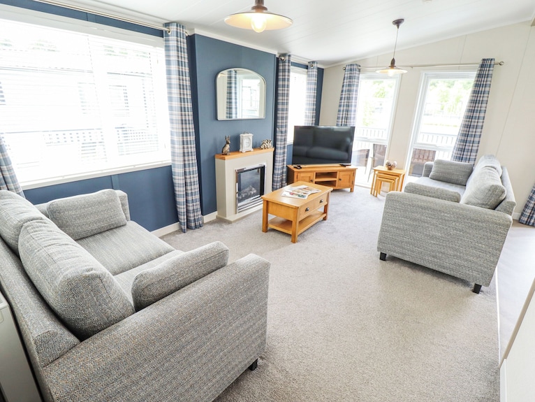 Sunset Lodge, Pet Friendly, With Hot Tub In Woodhall Spa - 링컨셔