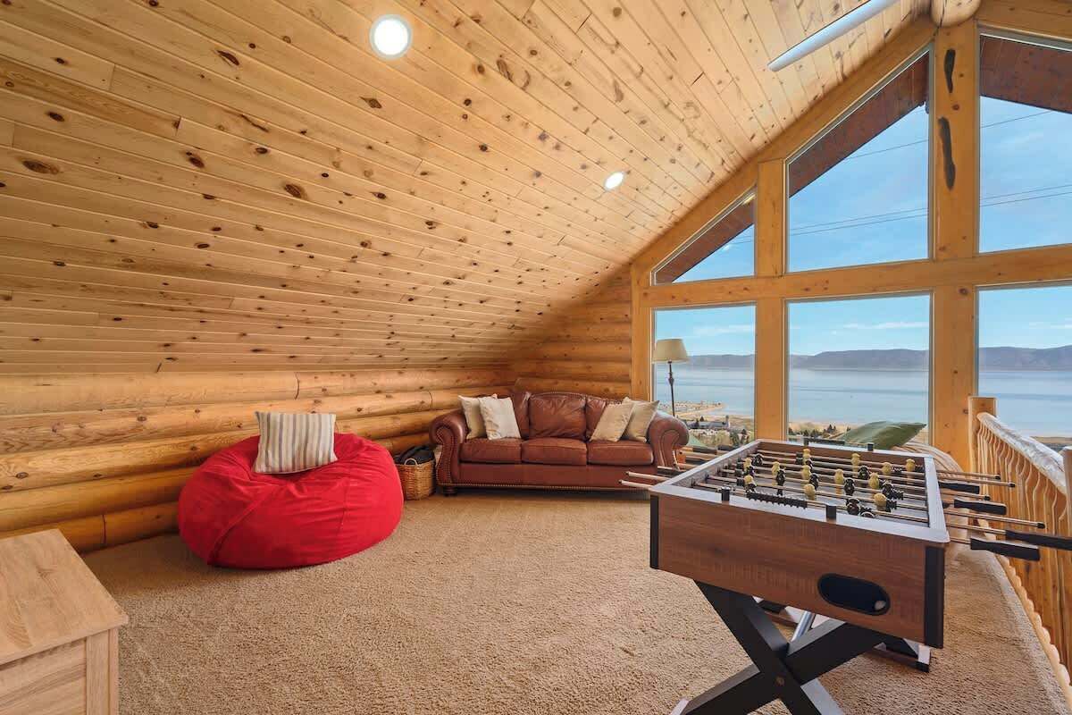 Newly Remodeled Bear Lake Lodge - Bear Lake