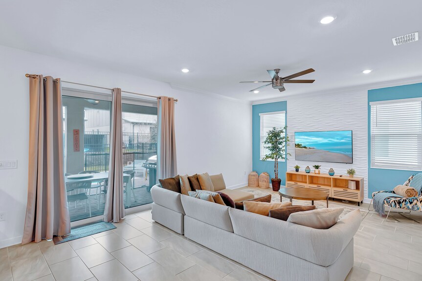 Luxury 4-br Oasis With Private Pool, Game Room & Beach Access! - Melbourne Beach, FL