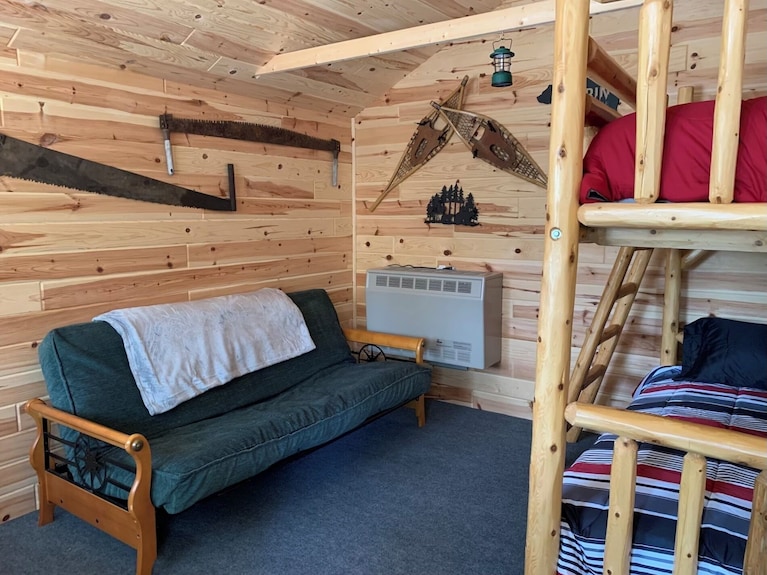 Henry's Cabin - Johnswood Off Grid Cabins On Drummond Island - Drummond, MI