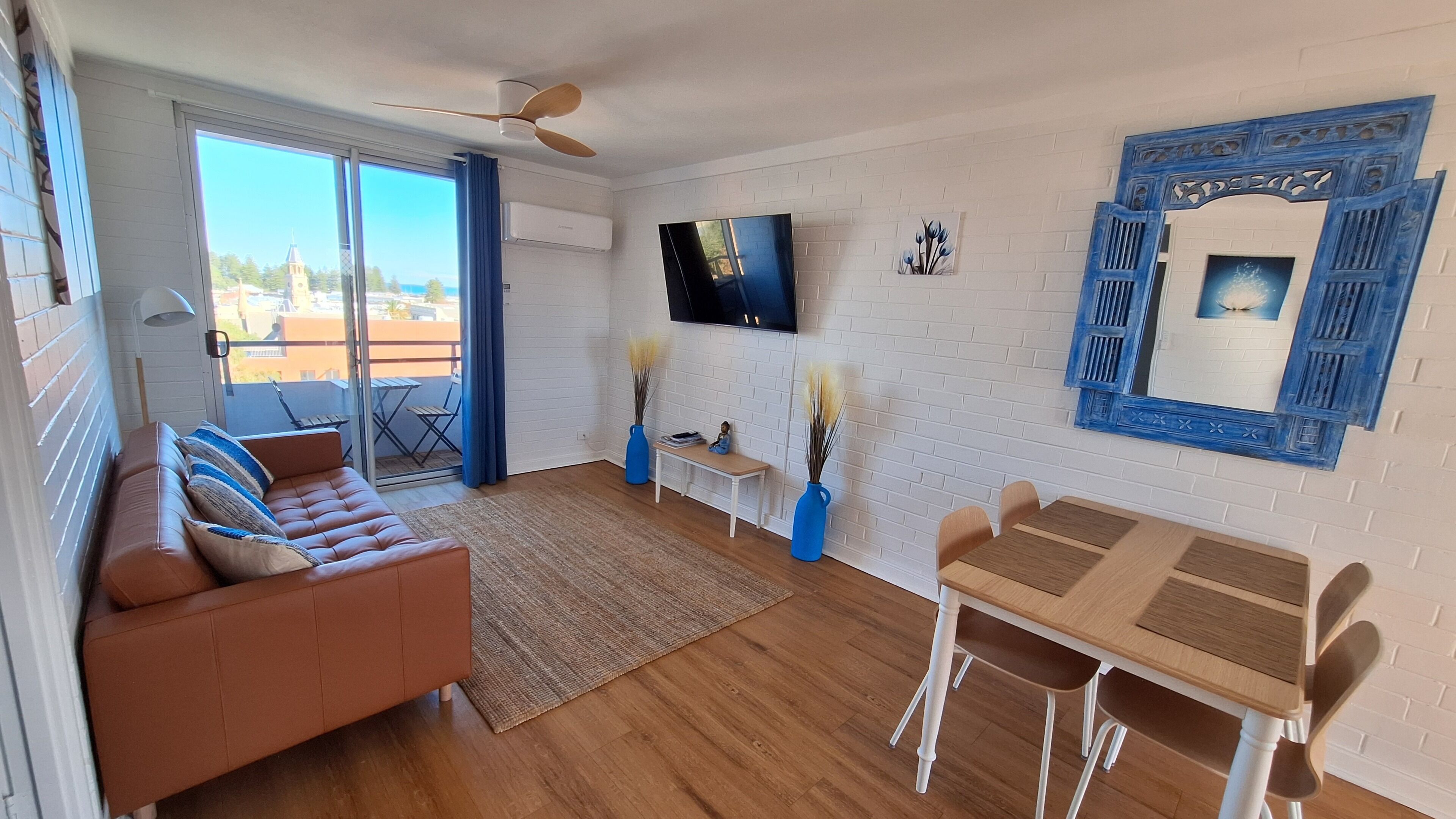 White Lotus - Freshly Renovated Central Fremantle Apartment With Panoramic Views - Perth