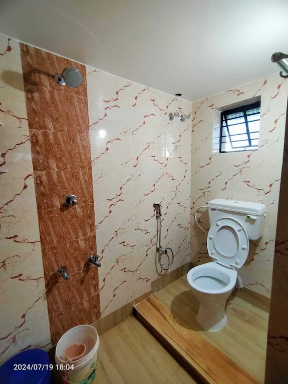 Feels Like Your Own House. Relaxes In The Private Verandah With Birds Singing - Santiniketan