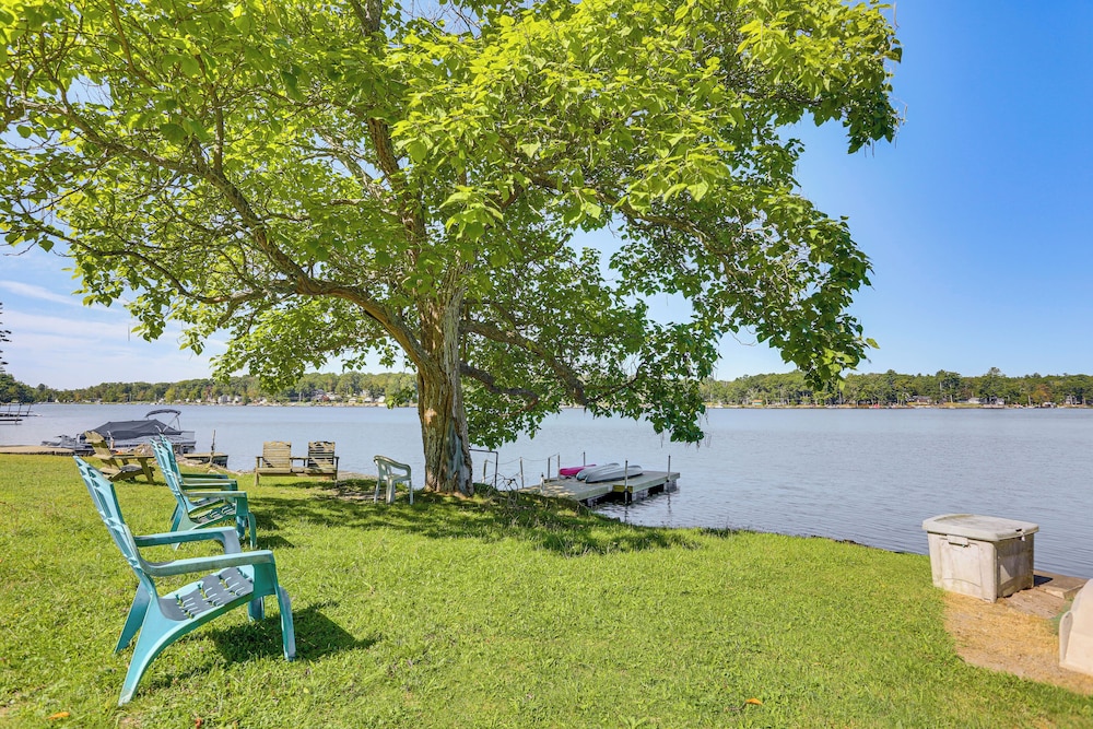 Walk To Mohican Lake: Catskills Getaway W/ Dock! - Port Jervis, NY