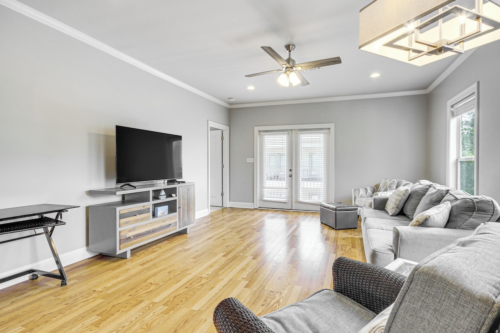 Biloxi Condo W/ Community Pool ~ Half-mi To Beach! - Biloxi, MS