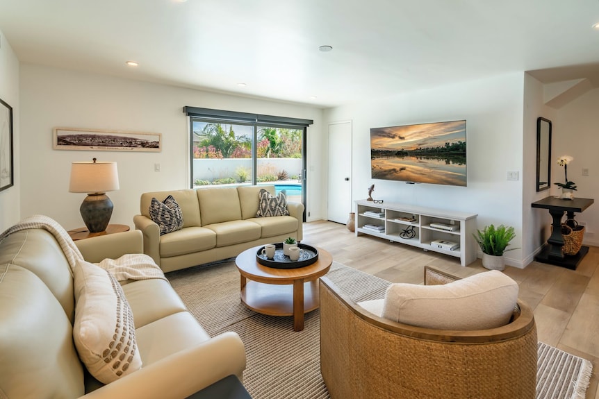 Coastal Escape - Luxury Beach Living On The Mesa - Santa Barbara, CA