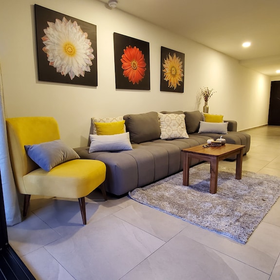 Beautiful 3-bedroom 2 Bath Apartment With Ac, Wifi. Beautiful Views!! - San Salvador