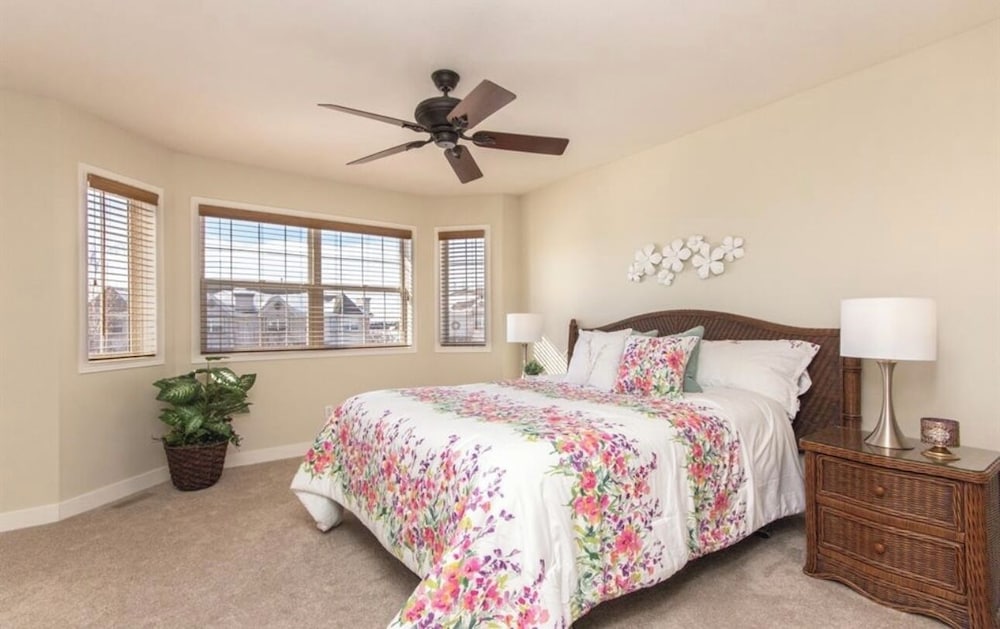 Cozy 3-bedroom Townhouse In Red Deer. Family And Business Friendly - Red Deer