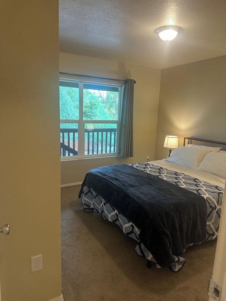 Charming 2-bedroom Apartment With Ac, Wifi In Marvelous Missoula - Missoula, MT