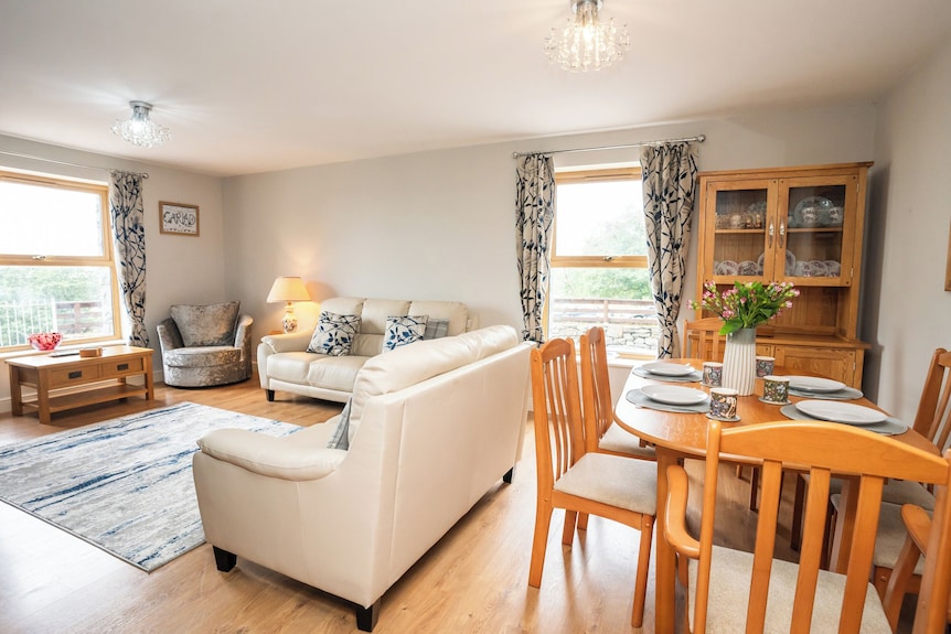 Carreg Wen, Pet Friendly, With Open Fire In Harlech - Harlech