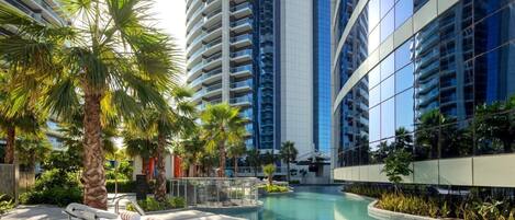 3 piscinas exteriores