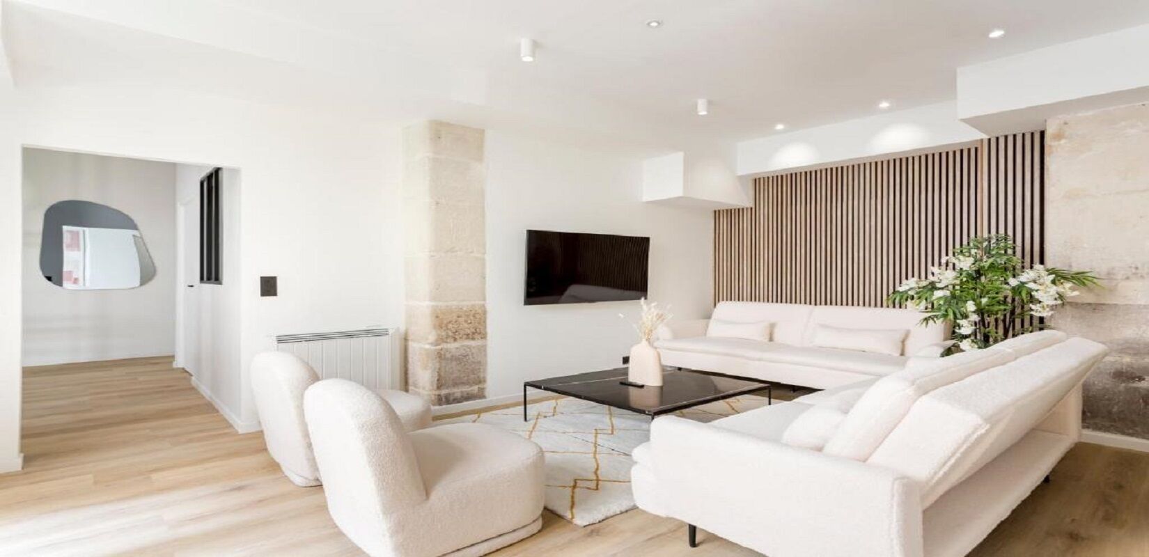 A Luxury Family Home In The Heart Of The Golden Triangle With A Large Terrace - Paris