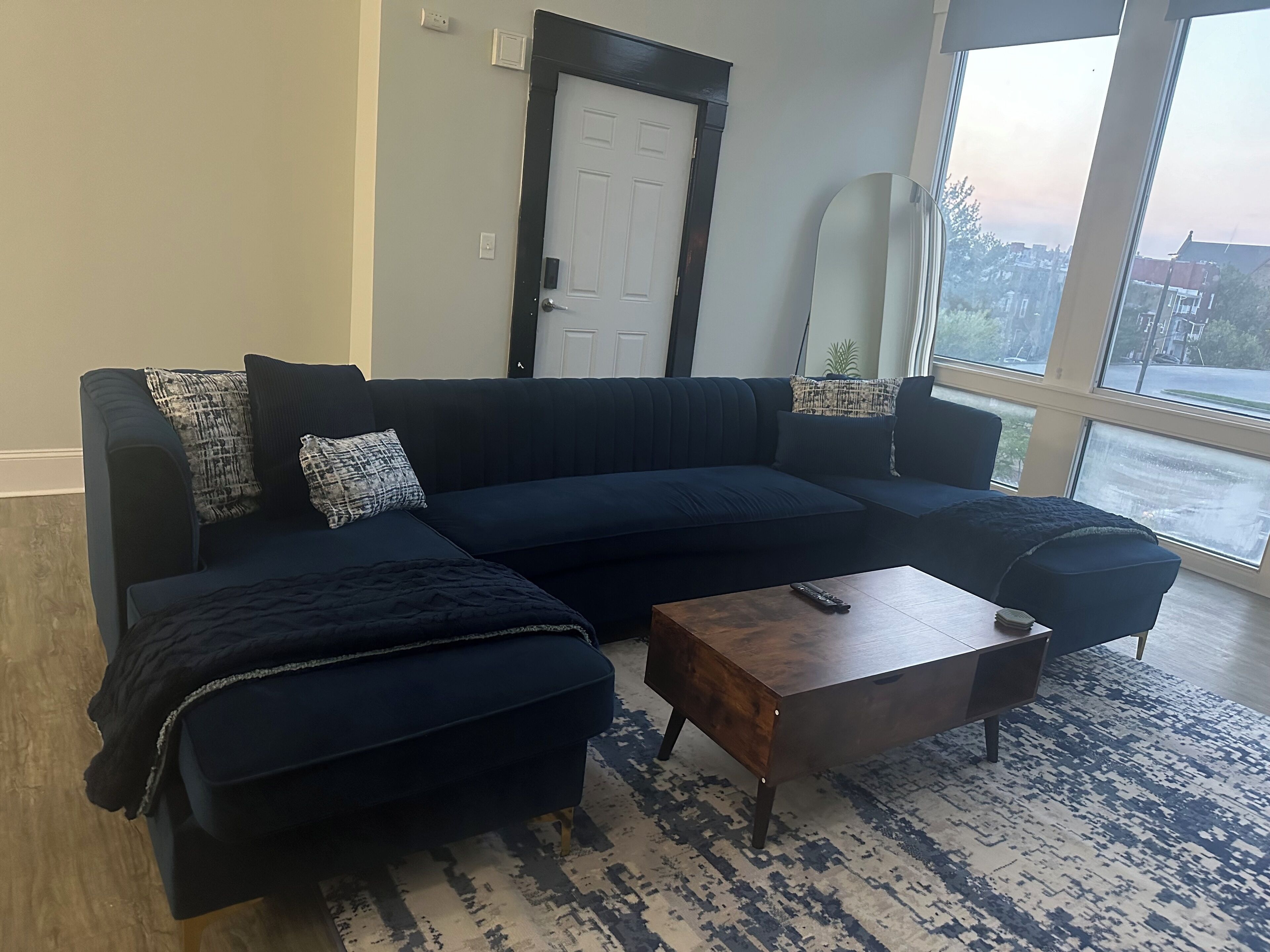 Downtown Luxury Meets Modern 3bed/3bath Apt. W/parking - 5mins From Penn Station - Parkville, MD