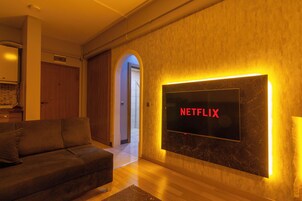 Apartamento Standard | Sala | Smart TV de 43 polegadas com canais digitais, Netflix 