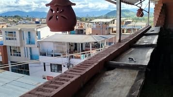 Quarto Duplo ou Twin, varanda, Vista para a cidade | Terraço/pátio interior