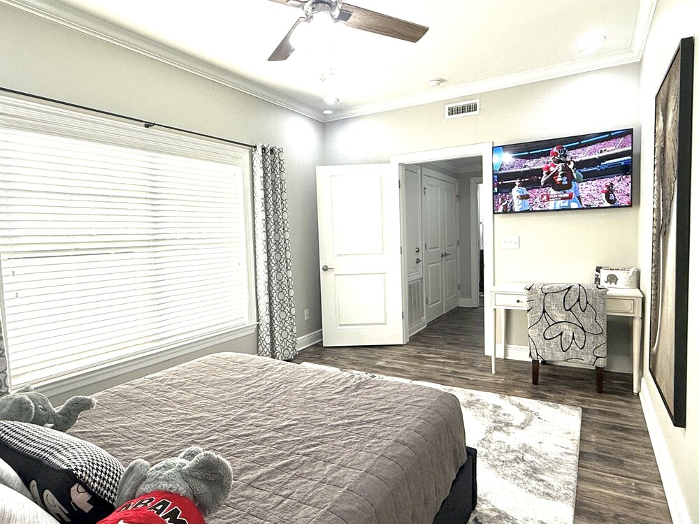 Two Blocks From Bryant-denny Stadium @ The Twelve! - Tuscaloosa, AL