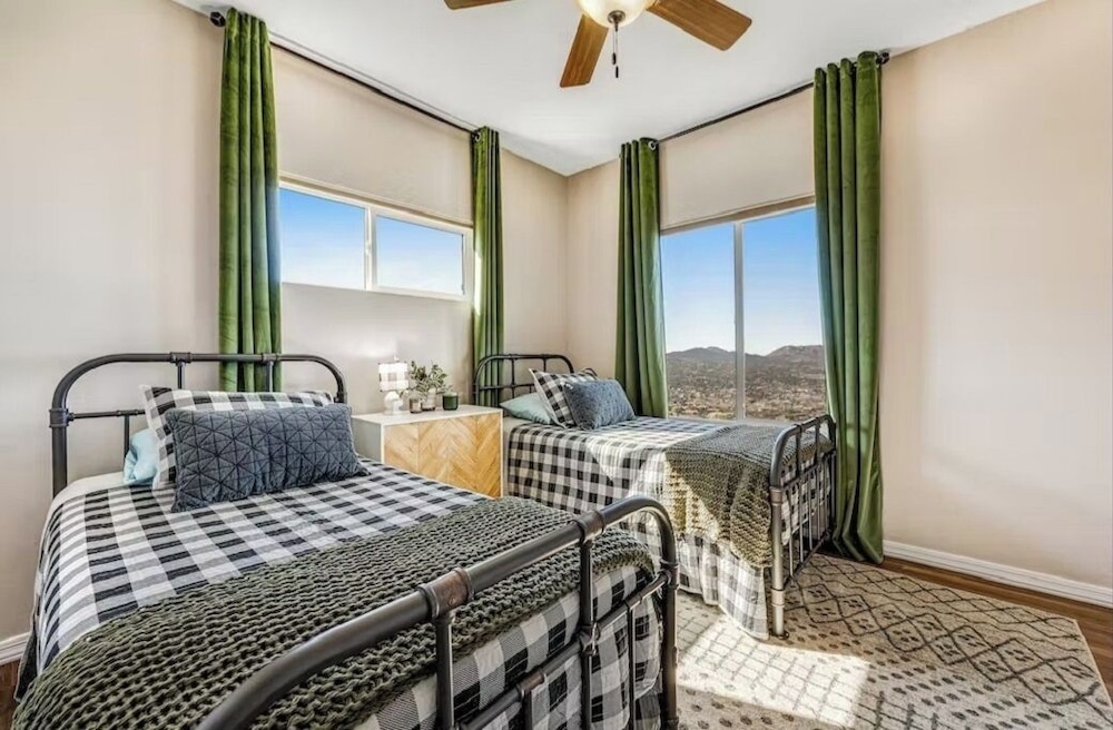 Stunning Home With 260 Degree City Light Views. - Prescott, AZ