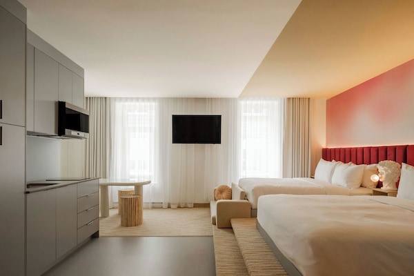 1 quarto, roupa de alta qualidade, edredões de penas