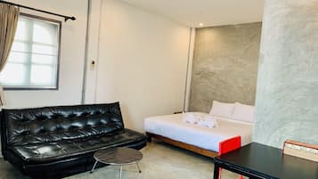 Quarto Duplo Deluxe | Cofre com capacidade para portátil, secretária