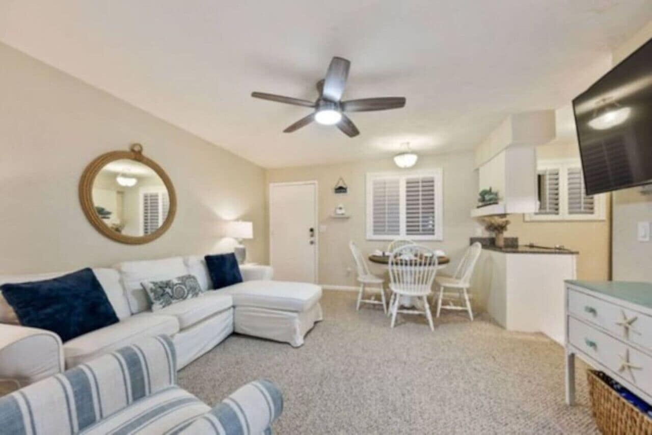 Seaturtle Retreat|walk Everywhere|1 Blk To Beach|close To Mayo - Jacksonville Beach, FL