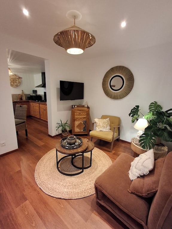 Small Balinese House With All Comforts. Romanticism, Well-being, Escape... - Salon-de-Provence