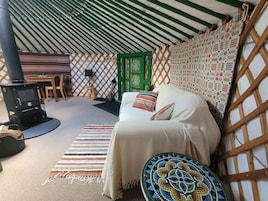 Barraca (Lake Yurt with Wood fired hot tub) | Roupa de cama