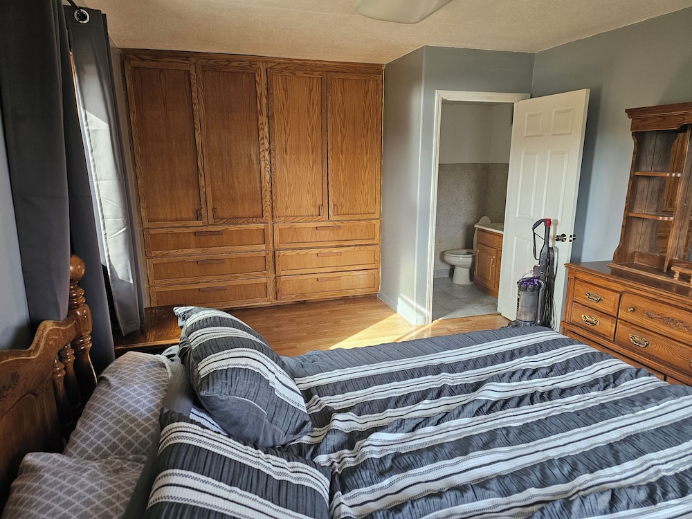 Charming 2-bedroom House Just 12 Miles From Airport With Spectacular Auroras. - Alaska
