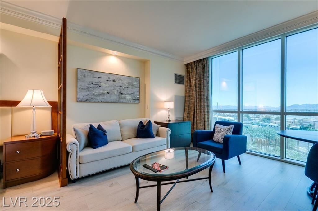 Fantastic Condo On The Last Vegas Strip With Breathtaking Mountain Views And No Resort Fees! - Las Vegas