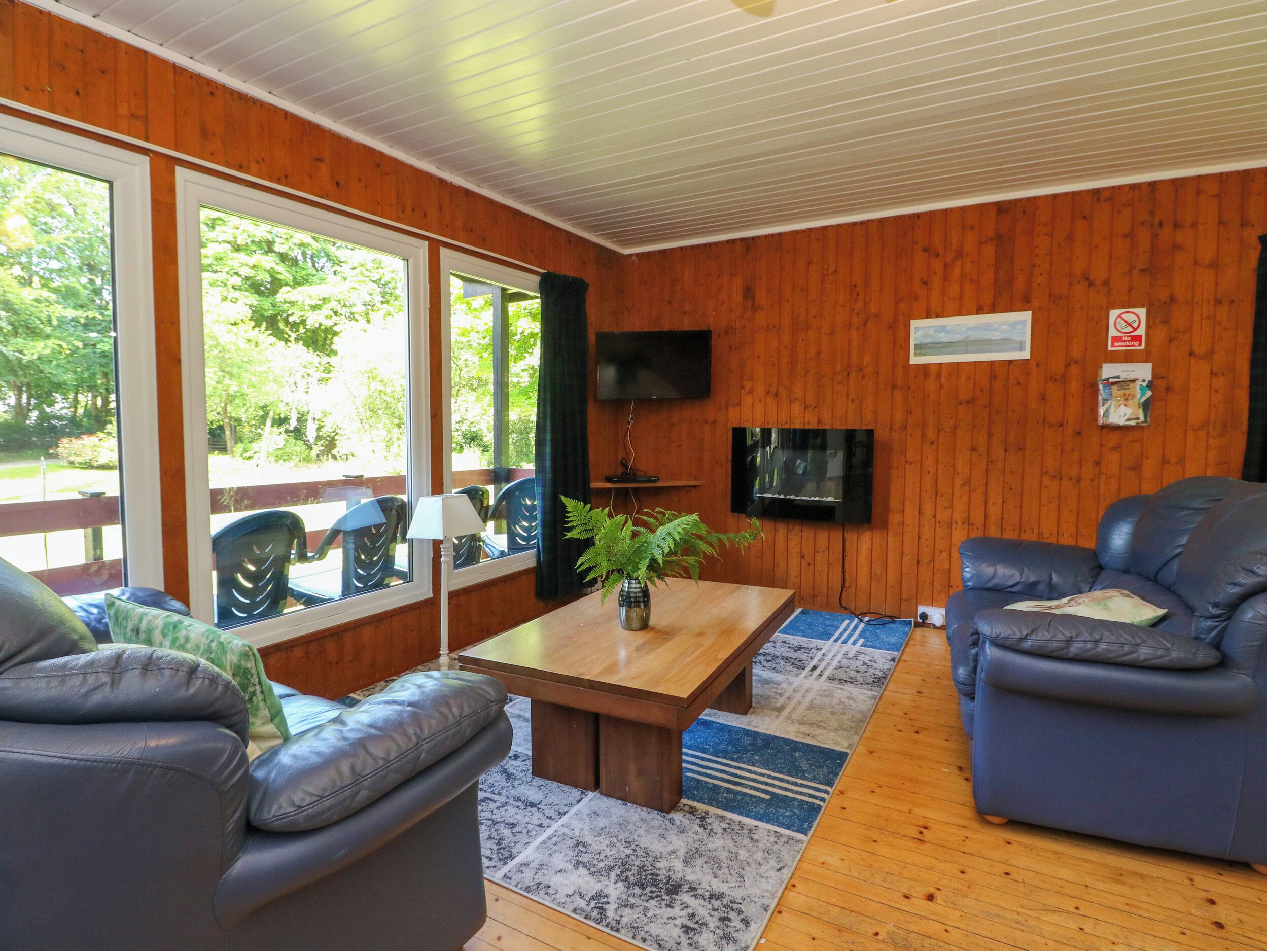 Lodge 1 "Ash", Pet Friendly, With A Garden In Lamlash, Isle Of Arran - Isle of Arran