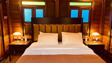 Villa Superior, varanda, vista para a montanha | 1 quarto, cofre com capacidade para portátil, secretária