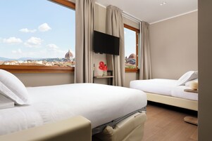 Quarto quádruplo família, vista para a cidade | Vista do quarto